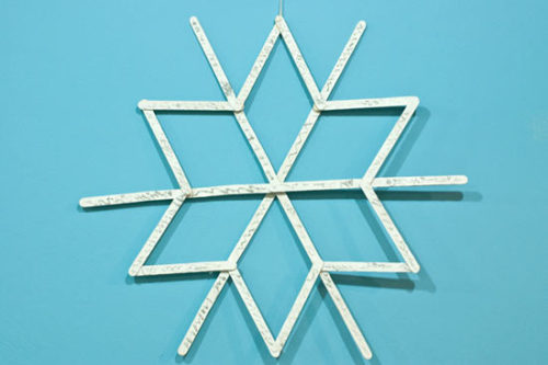 29 DIY Popsicle Stick Snowflakes | Patterns & Instructions