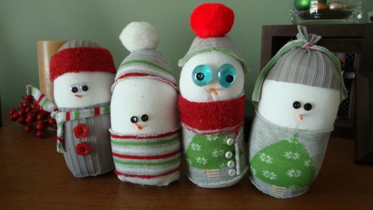 33 Interesting DIY Sock Snowman Instructions
