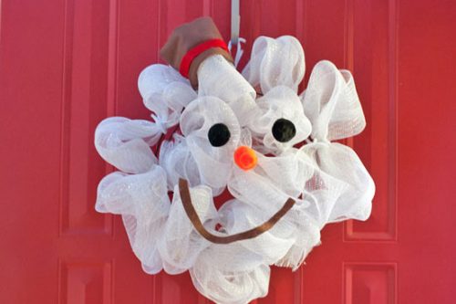 30 DIY Ideas and Tutorials to Make a Snowman Wreath